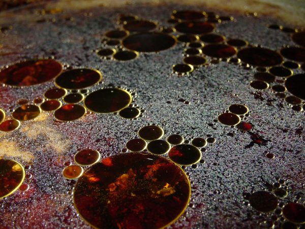 The Best Way to Get Grease & Gas Stains Off The Shop Floor | Mechanics Hub