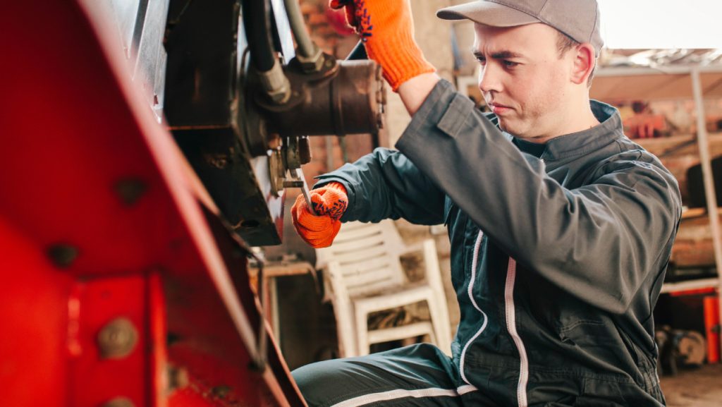 Hands-On Work. Huge Machines. Big Future. | Mechanics Hub